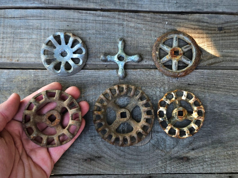 Six Vintage Rusty Spigot Knobs 6 Antique Chippy Rusty Garden Faucet ...