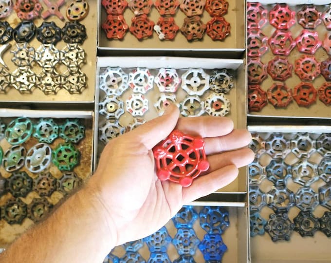 One ( 1 ) Rusty Metal Flower Shaped Garden Faucet Spigot Handle / Knob ...