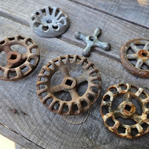 Six Vintage Rusty Spigot Knobs 6 Antique Chippy Rusty Garden Faucet ...