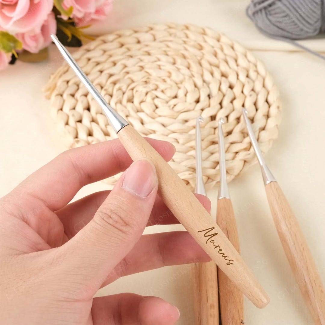 Custom Name Crochet Hook, Personalized Crochet Hook, Engraved Wooden ...
