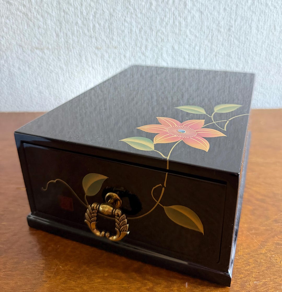 Vintage Japanese Traditional Japanese Aizu Decorative Lacquerware Small ...