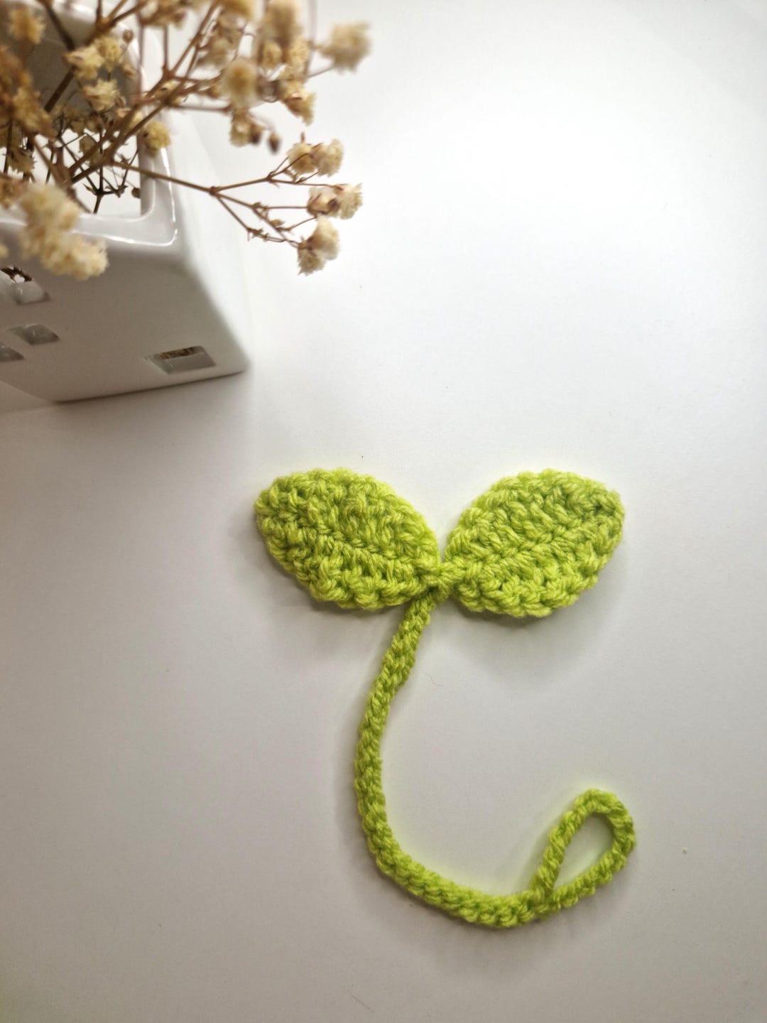 Crochet Leaf Sprout Cable Tie | Handmade Cable Holder | Leaf Headphone ...