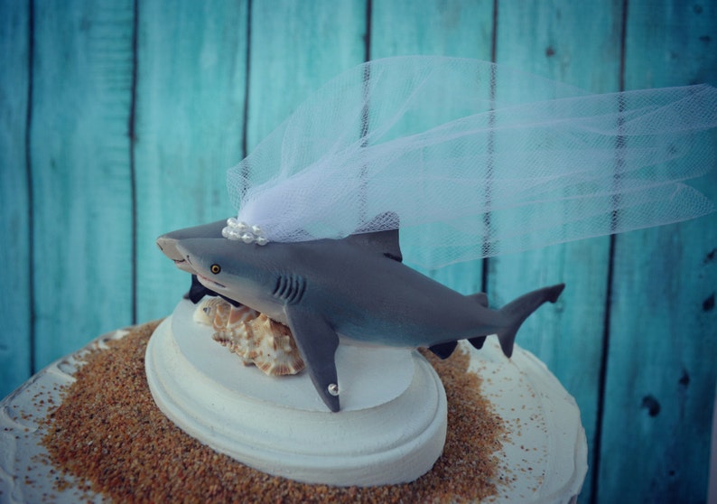 Bull shark-wedding-cake | Etsy