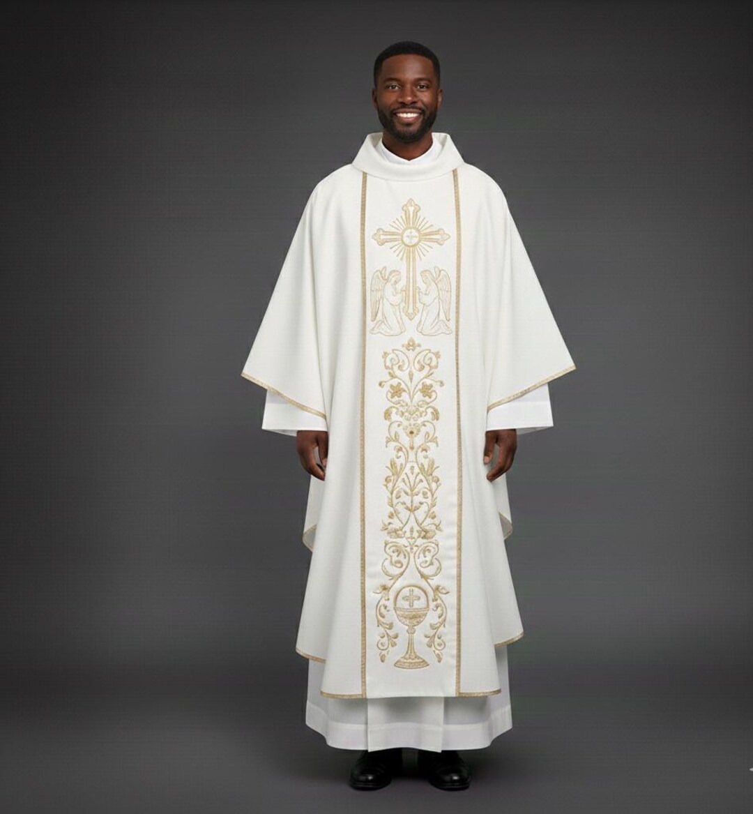 Roman Catholic Chasuble || Traditional Clergy Cloths || Custom Catholic ...