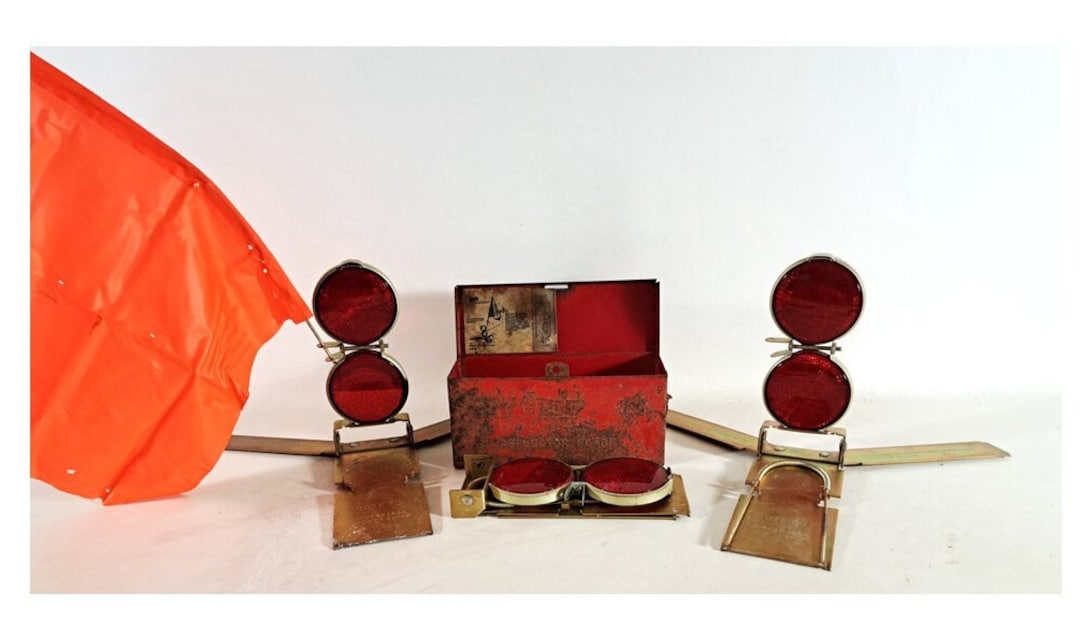 Grote 70-A Emergency Flare Flags Kit, Vintage Roadside Travel Safety ...