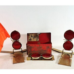 Grote 70-A Emergency Flare Flags Kit, Vintage Roadside Travel Safety ...
