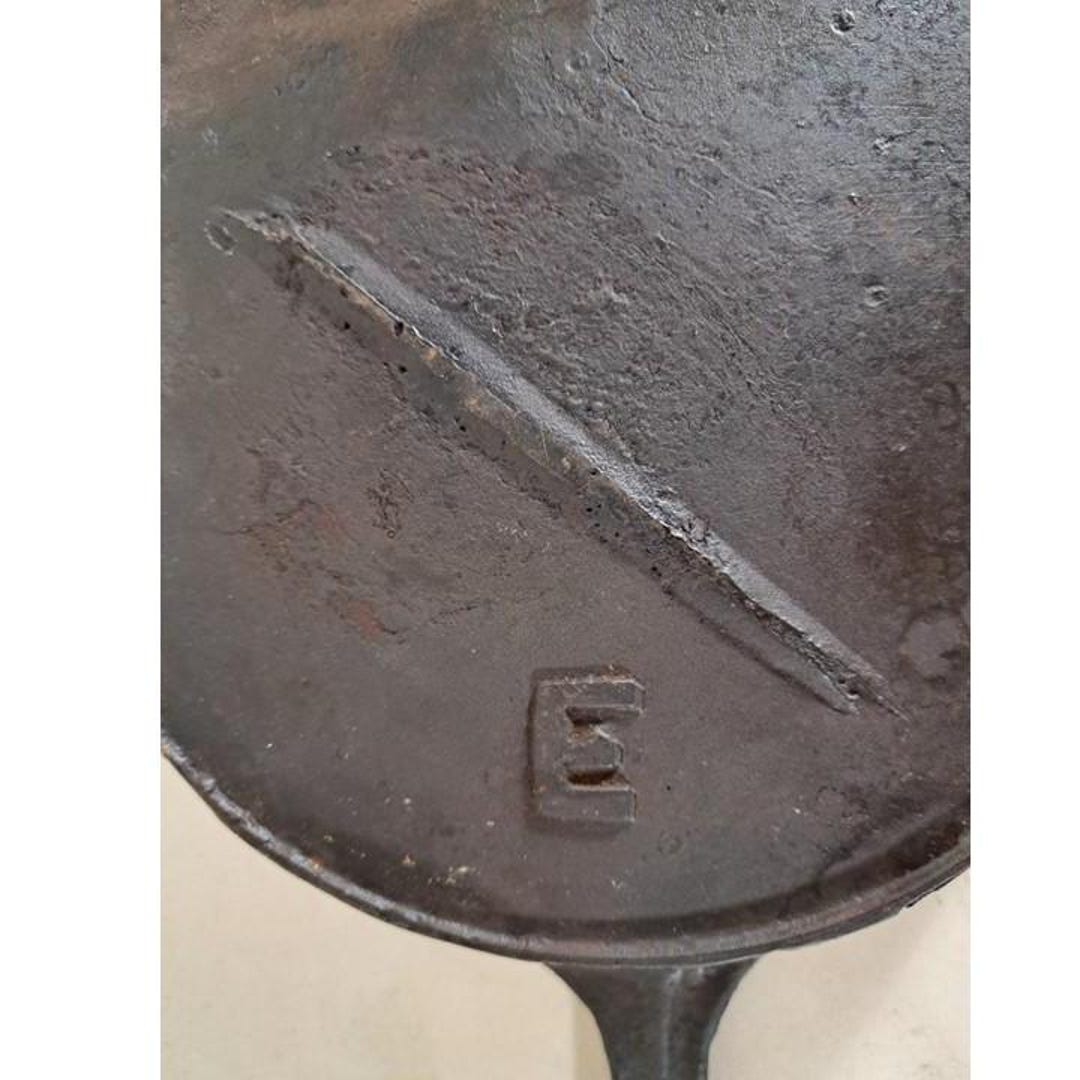 Gate Mark 9 In. Letter E Cast Iron Double Spout Skillet, Vintage ...