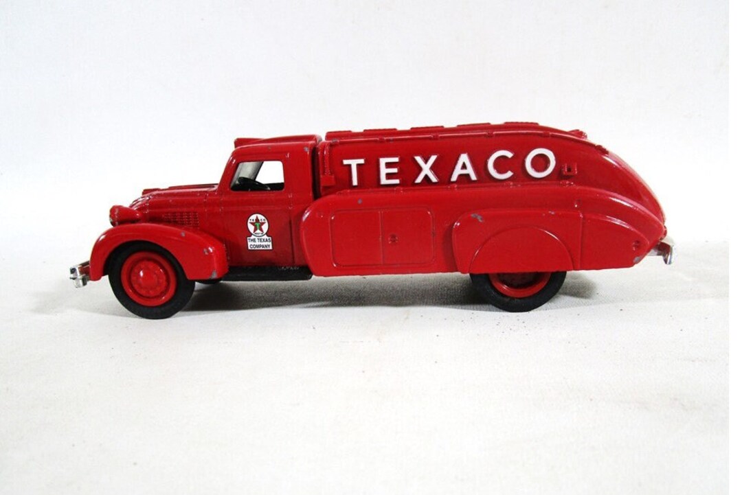 Ertl 1939 Airflow Bank, Vintage 1993 Replica Dodge Bank, Texaco Tanker ...