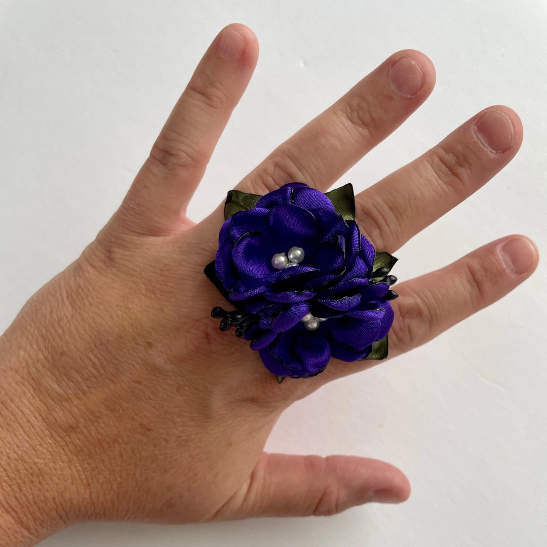 African Violet Finger Corsage Ring - Finger Corsage, Fabric Flowers ...