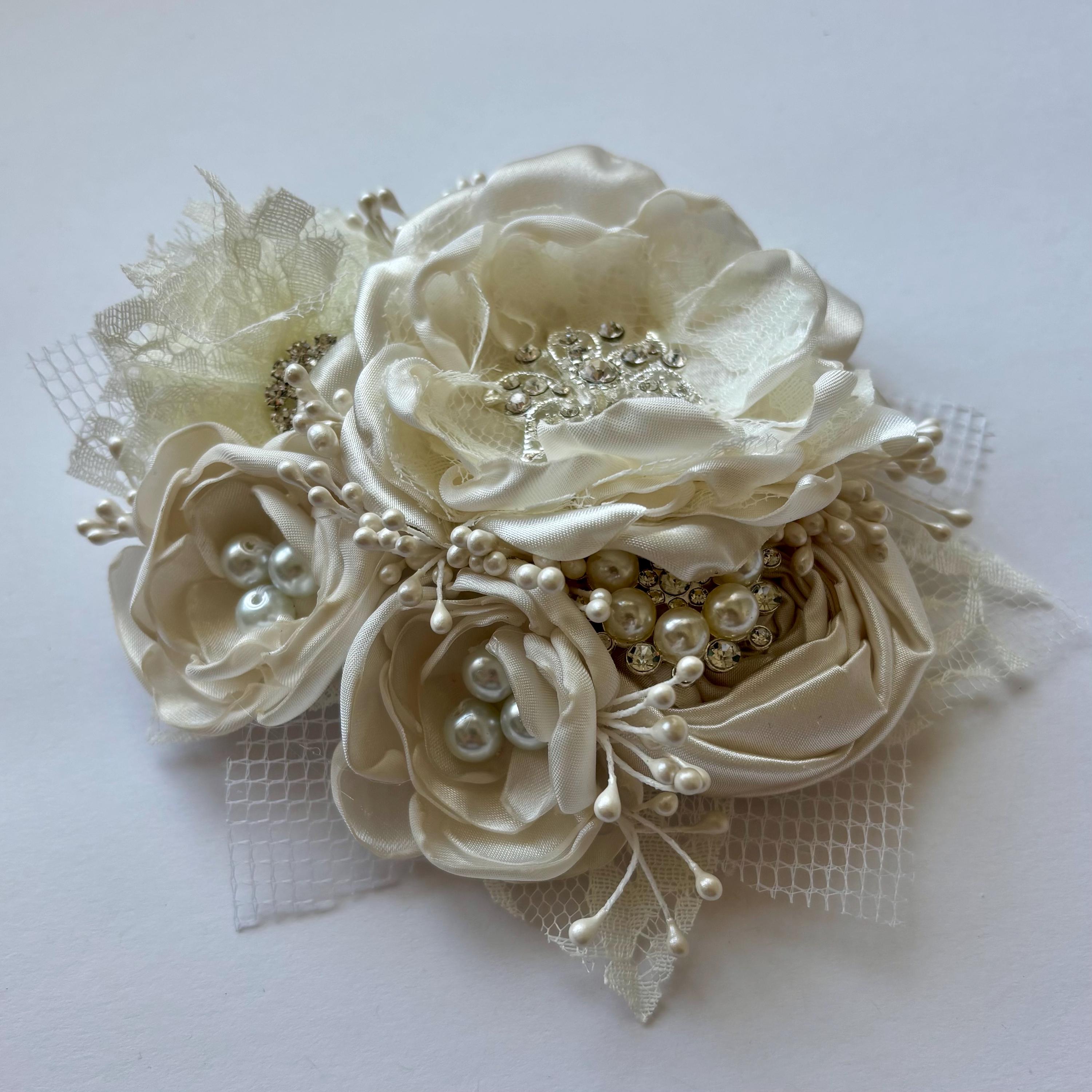 Cream Fabric Flower Bridal Hair Clip – Pearl & Rhinestone Center - Etsy