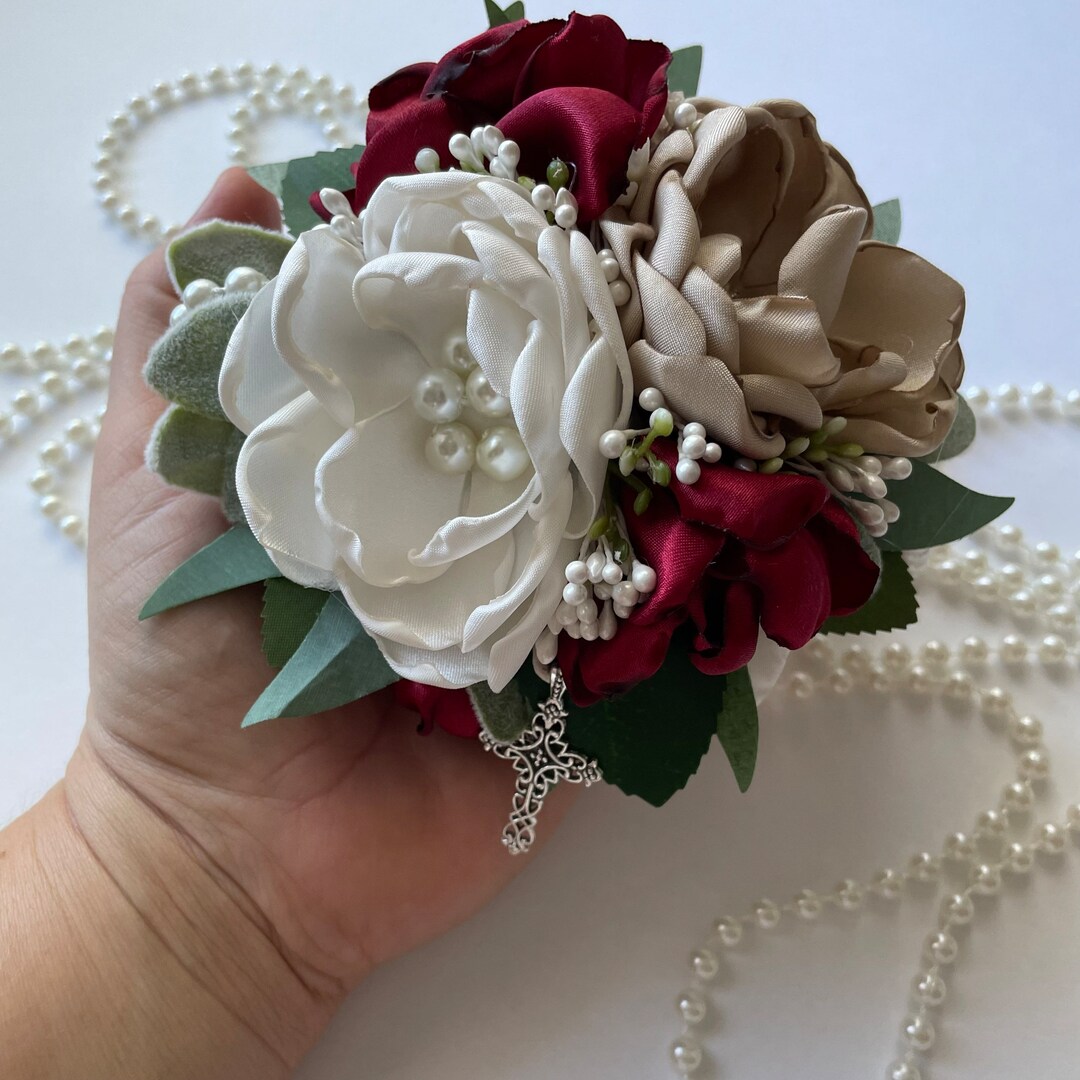 Cream, Wine Red, and Champagne Beaded Lasso With Greenery - El Lazzo ...