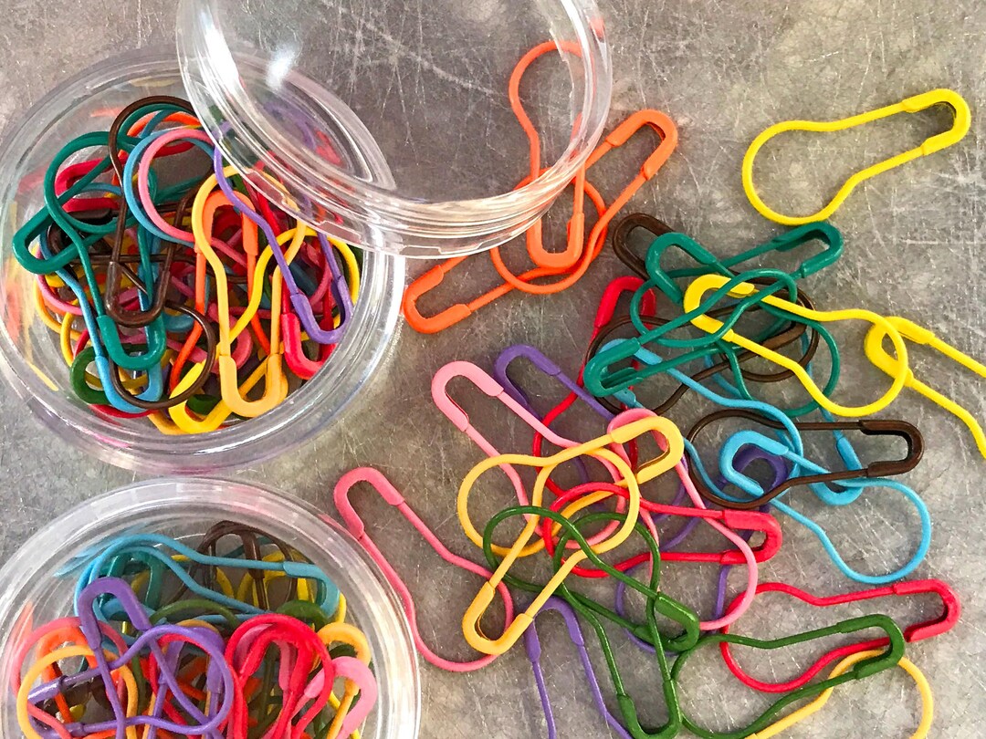 Colorful Coiless Pins SET OF 30 With Container Coiless Safety Pin ...