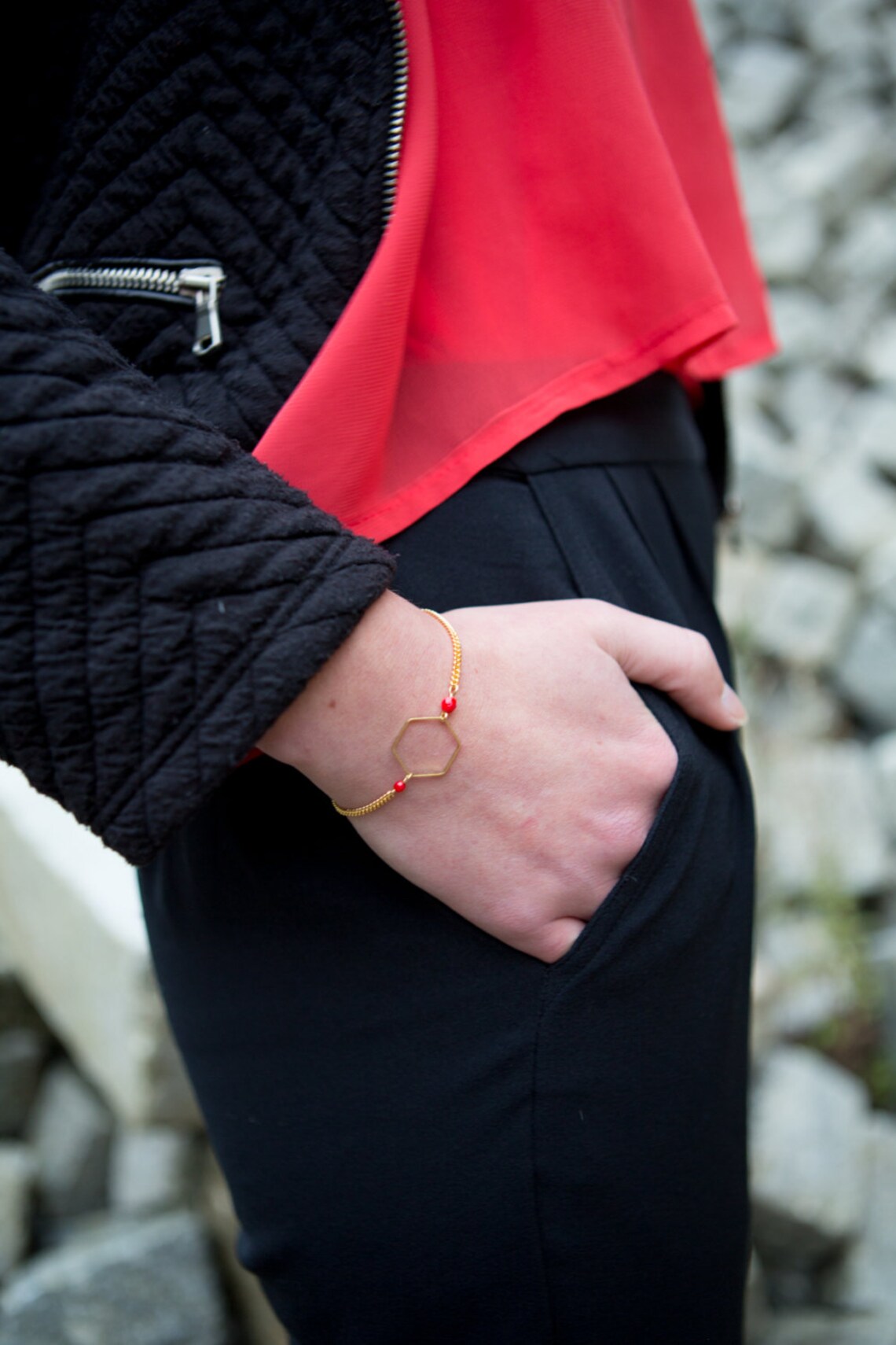 Bracelet hexagone bracelet rouge bracelet géométrique | Etsy