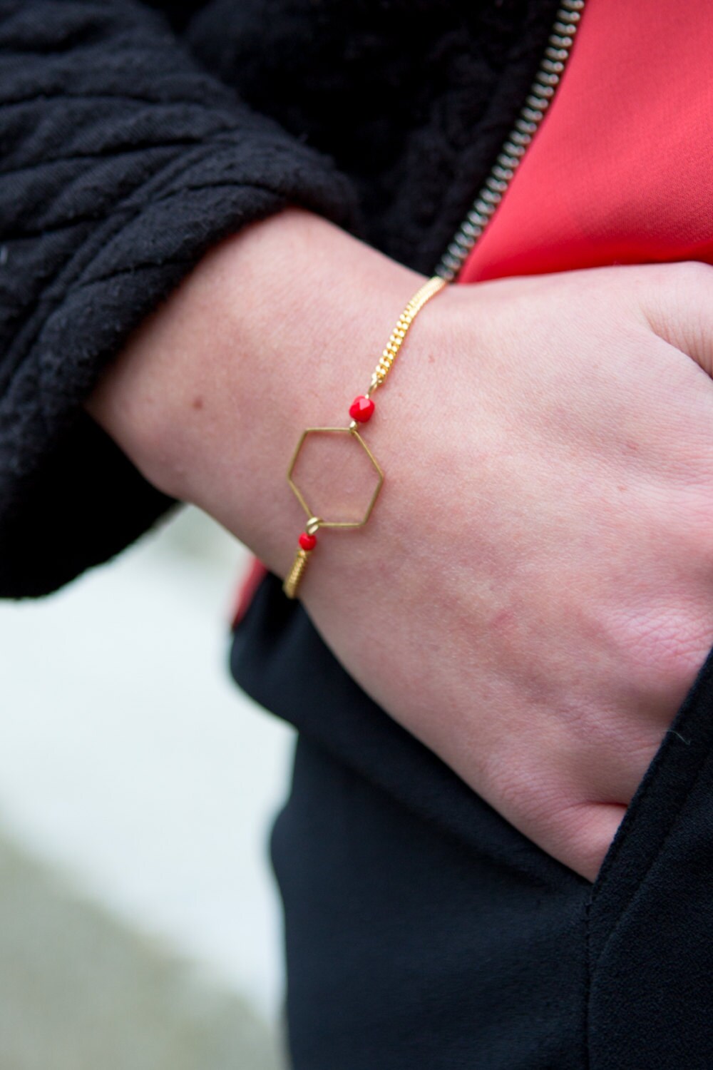 Bracelet hexagone, bracelet rouge, bracelet géométrique, bracelet ...