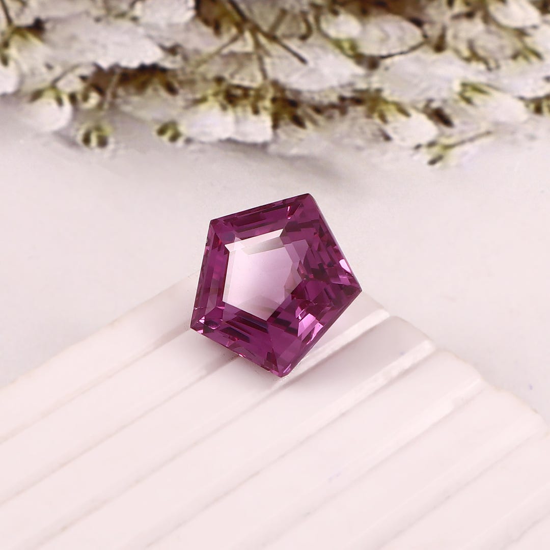 11.40ct Color Changing Alexandrite: Fancy Pentagon Cut Loose Gemstone ...