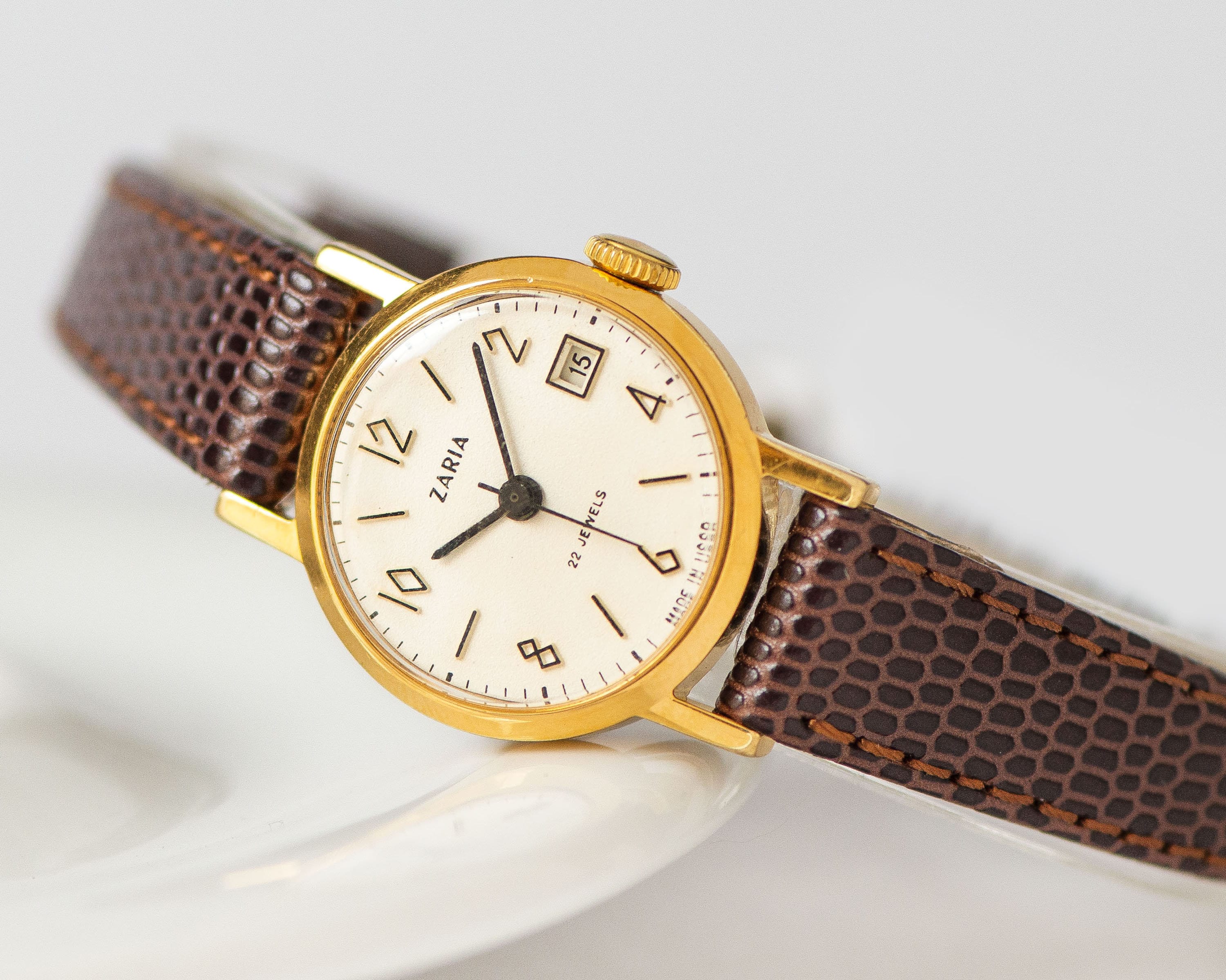 Retro Dial Women Watch Dawn With Date Window, Vintage Gold Plated Watch ...