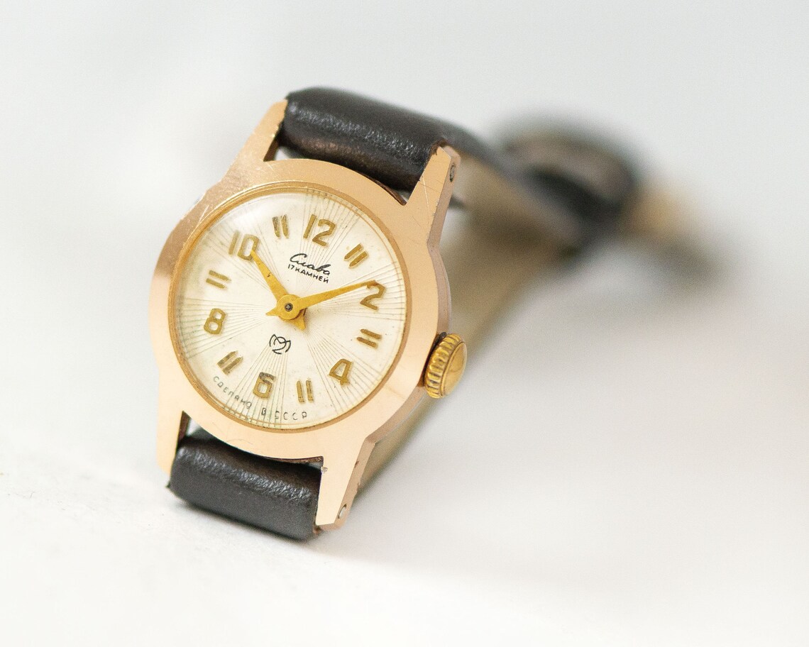 Mint condition women watch Glory gold shade vintage classic | Etsy