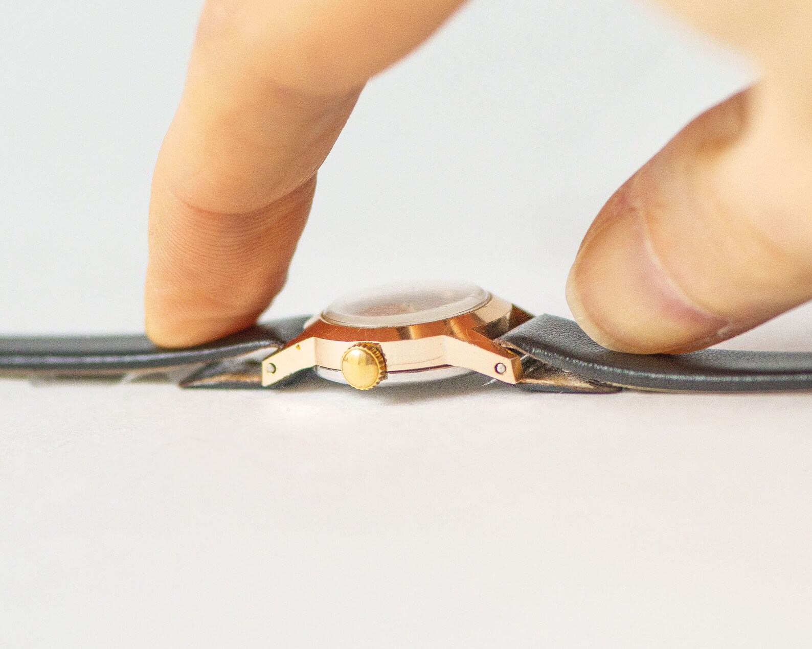 Mint condition women watch Glory gold shade vintage classic | Etsy