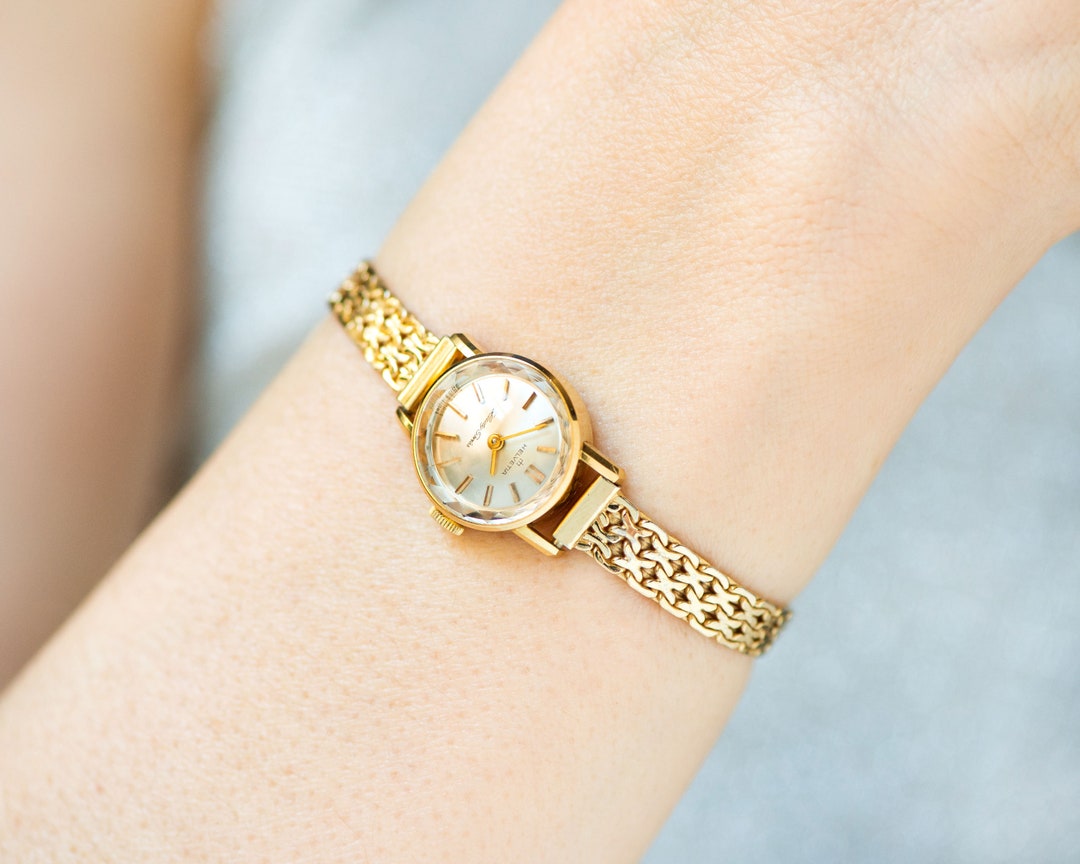 Dainty Cocktail Wristwatch Women HELVETIA Solid Gold 18K - Etsy