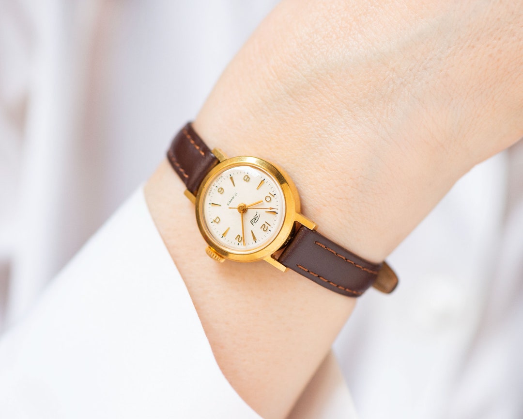 Minimalist Woman Watch Dawn Gold Plated Gift, Vintage Watch for Lady ...