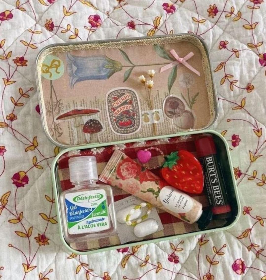 Metal Wallet Box, Altoids Wallet, Tin Box, Altoids Wallet, Decorated ...