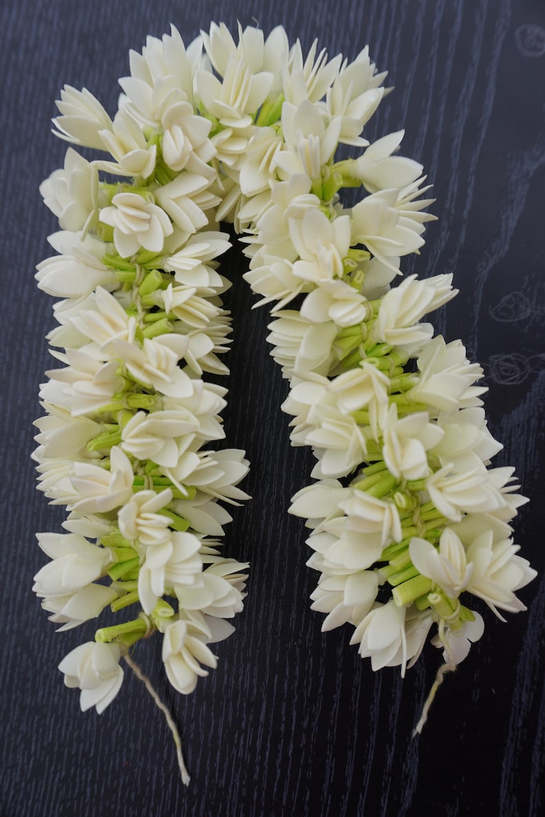 Handmade Pitchi Poo Jasmine Garland: Waterproof Foam Flower String ...