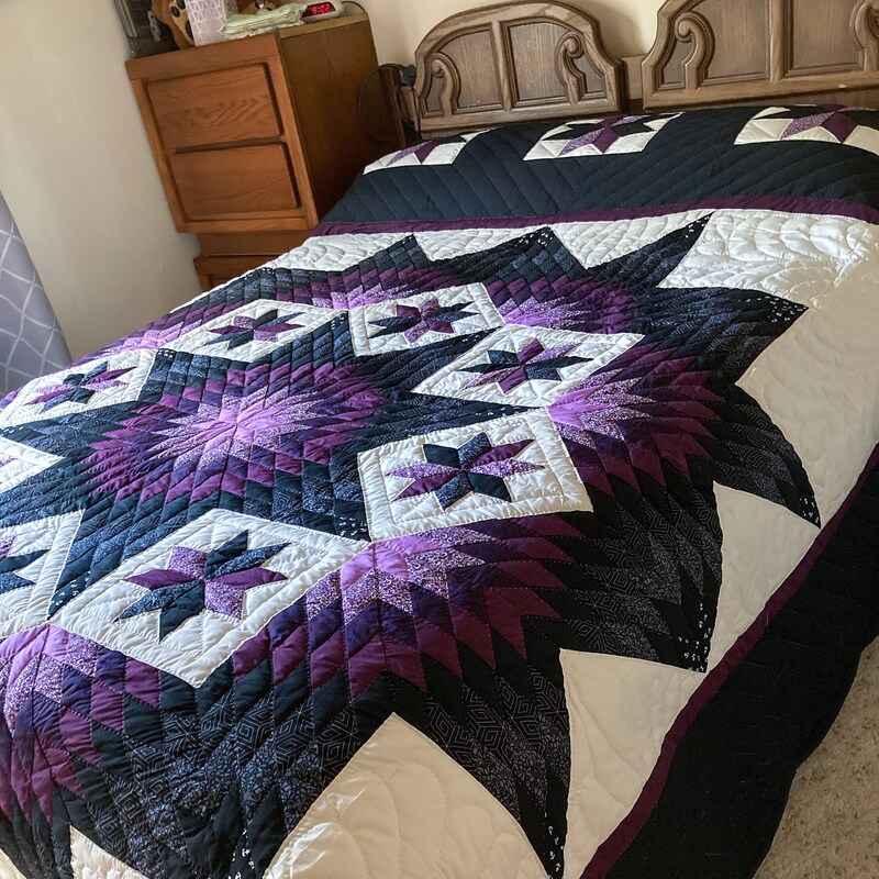 Traditional Quilt - Etsy