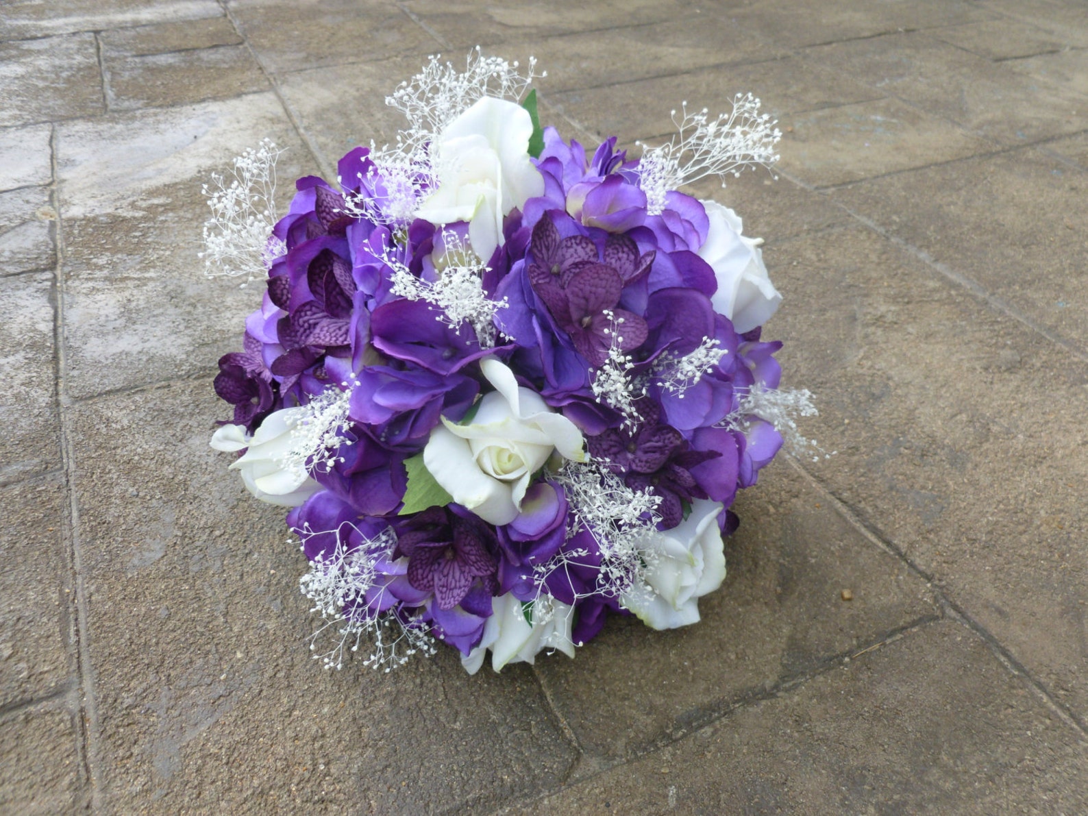 Purple Plum Hydrangea Rose Bouquet With Baby's Breath - Etsy