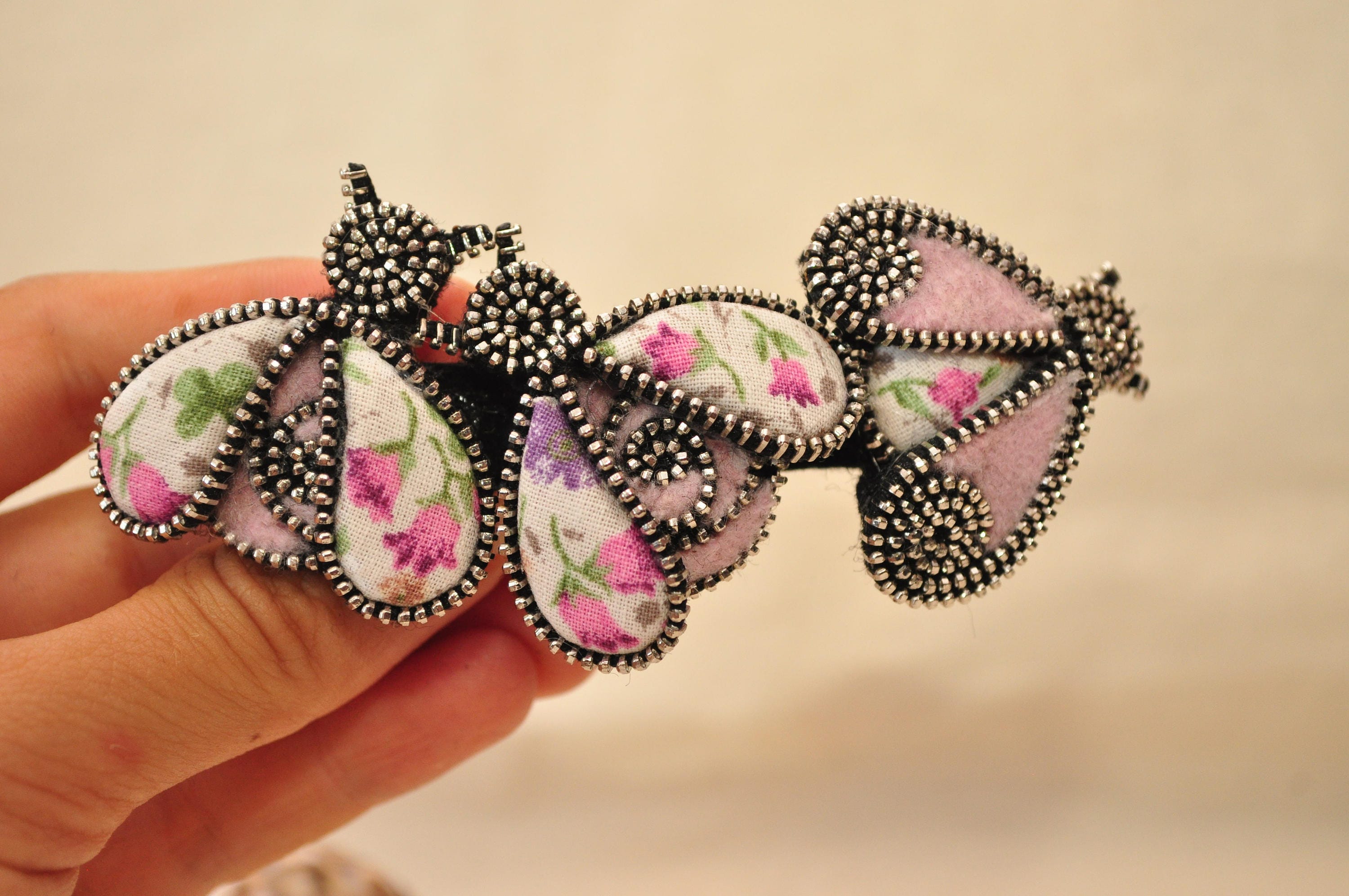 Bug Hair Clip Woman Zipper Jewelry Romantic Clip for Woman Artisan ...