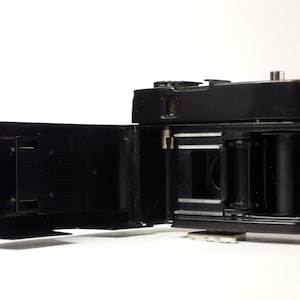 Petri 7 Half, Rare Black Ultra Compact 35mm, 1963 - Display or Repair ...