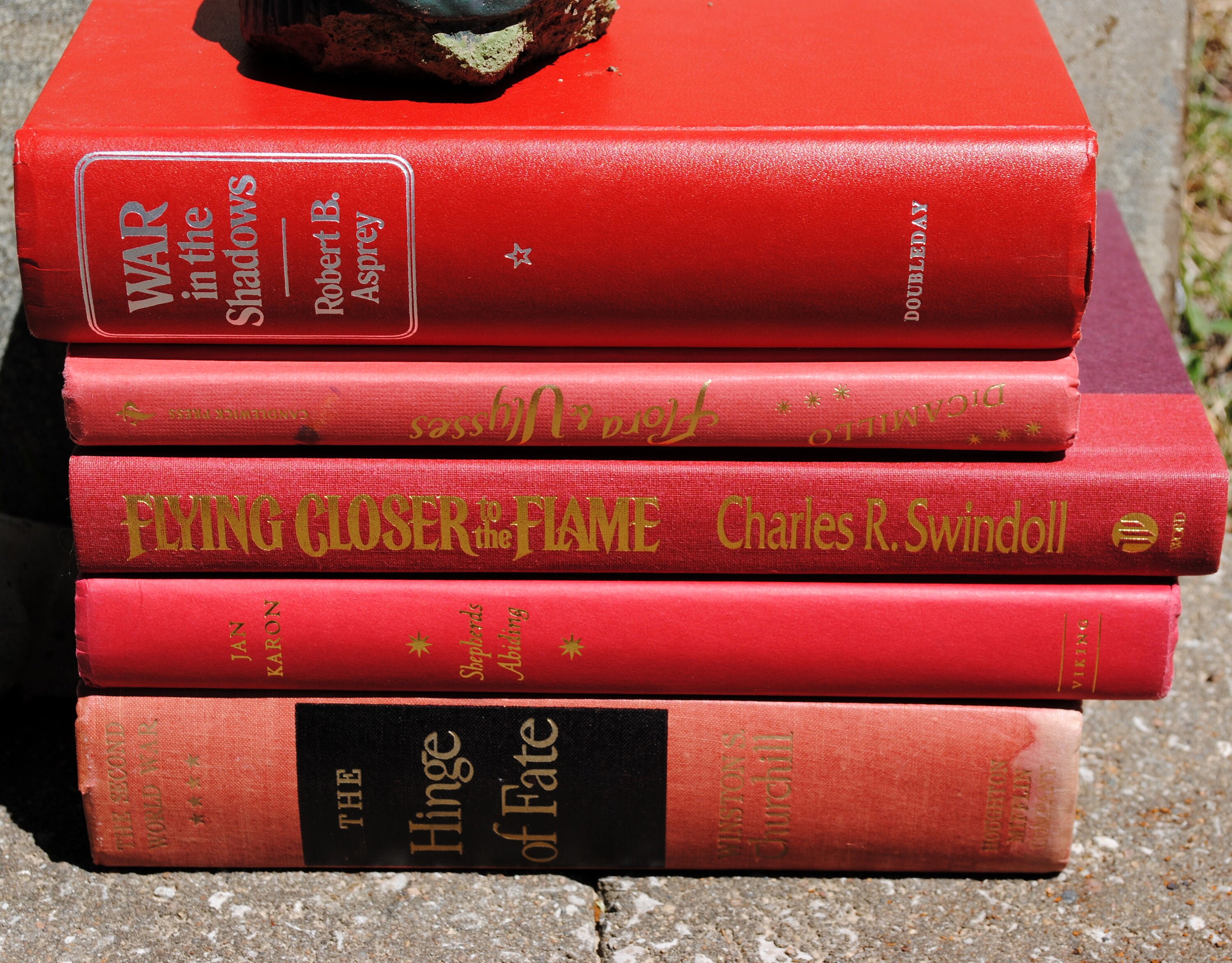 Red colored books Assorted old decor books Shades of red | Etsy