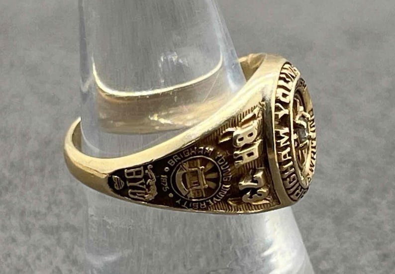 BYU Class Ring: 10k Gold Diamond Signet Ring, Size 5.25 - Etsy