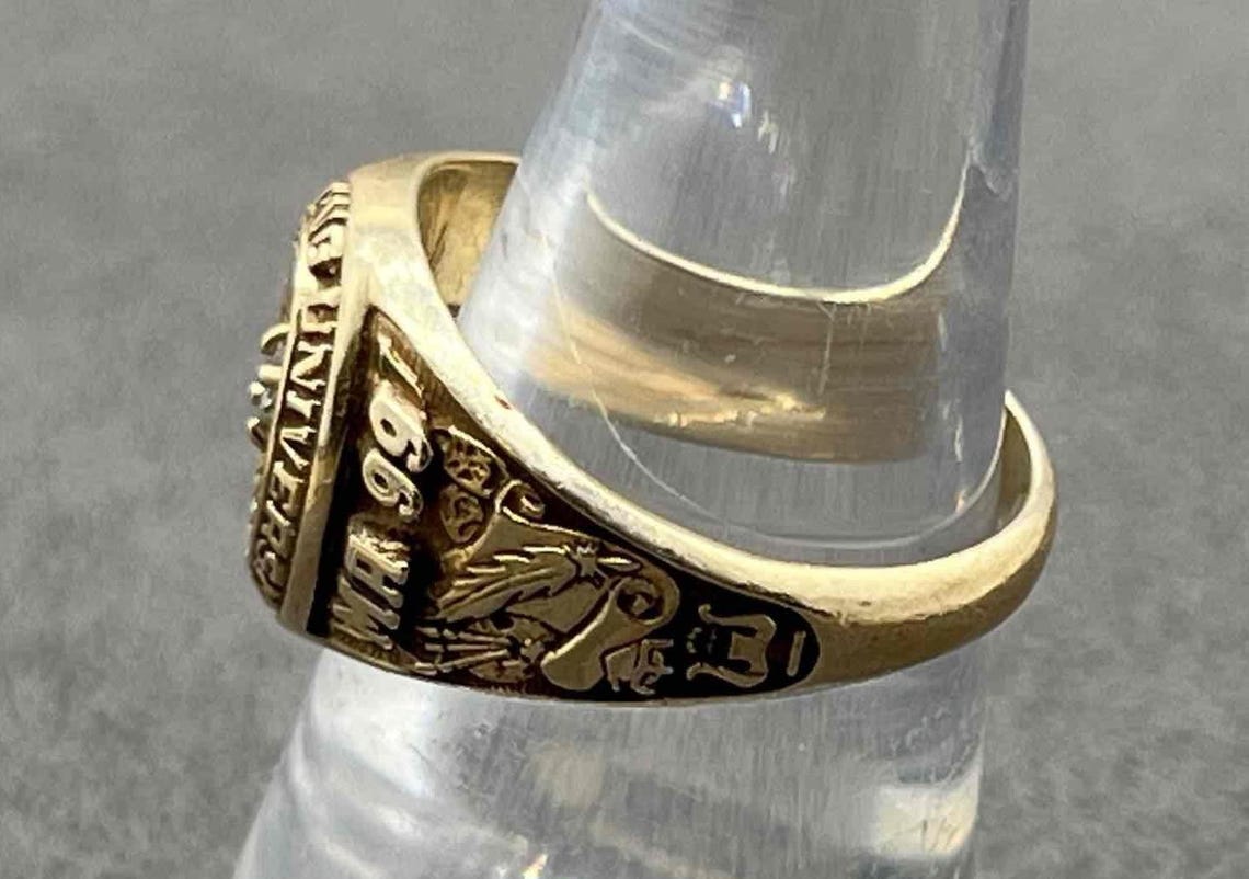 BYU Class Ring: 10k Gold Diamond Signet Ring, Size 5.25 - Etsy