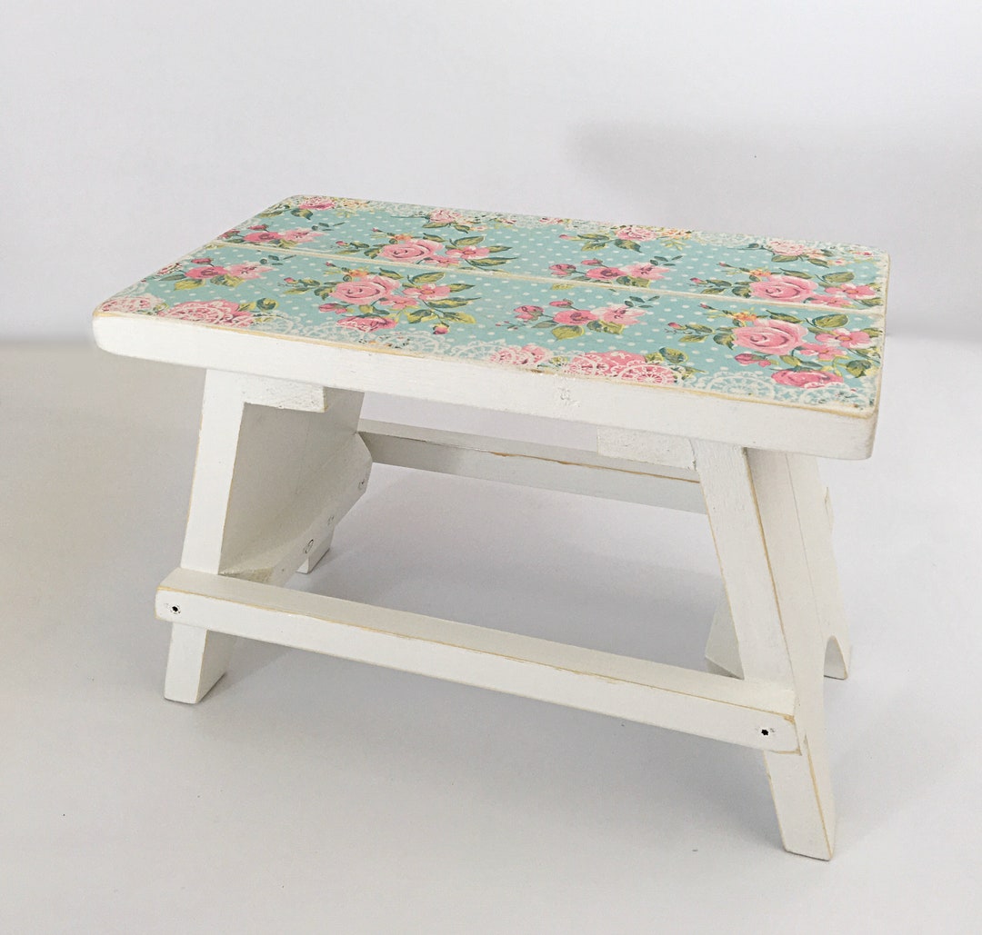 Floral Decoupaged Wood Step Stool - Distressed Farmhouse Decor - Etsy