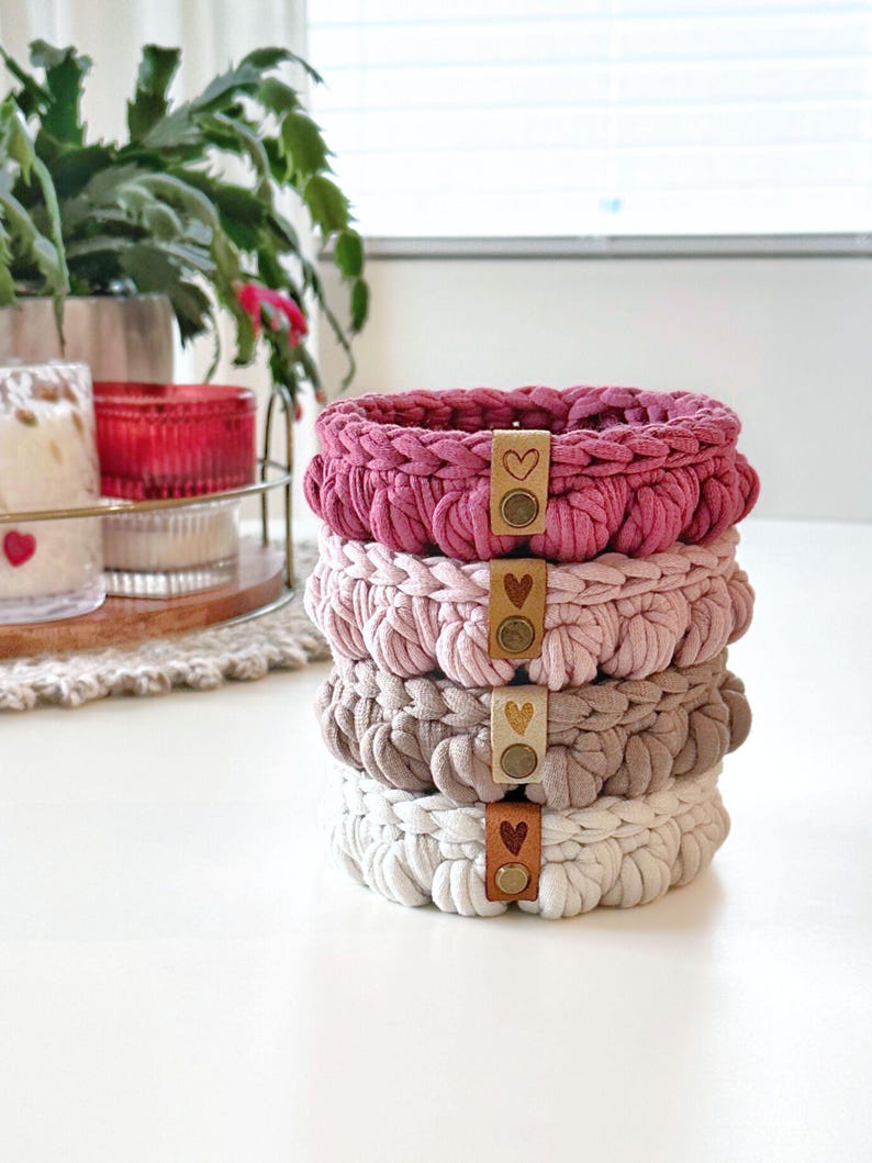 Small Crochet Basket Pattern – DIY Trinket Tray, Jewelry Holder ...