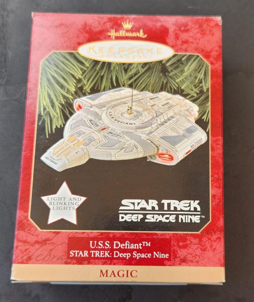 Hallmark Star Trek Ornament USS DEFIANT With Blinking Lights NIB New ...