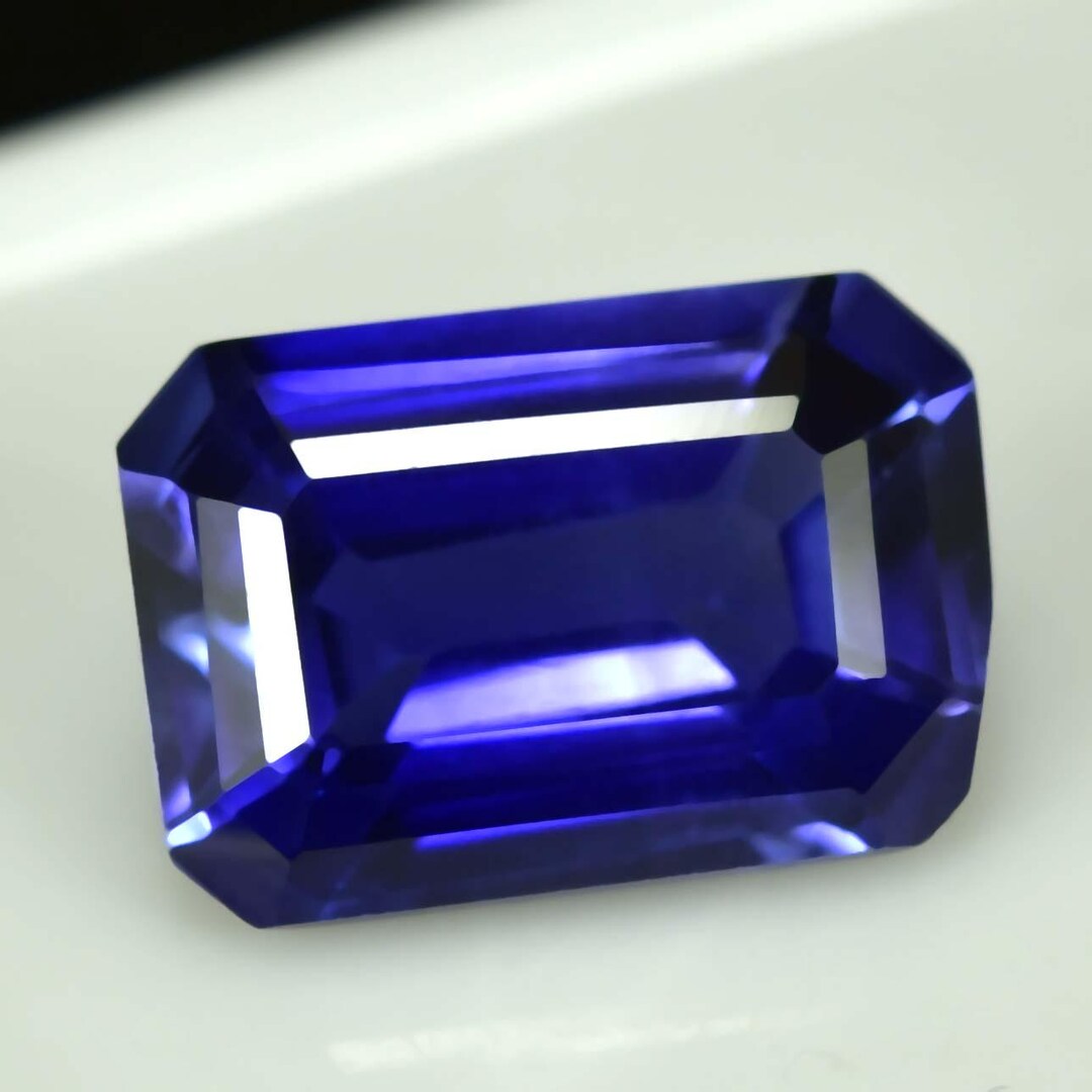 6+ Ct Sri-lankan Natural Emerald Cut Blue Color Gemstone, GIE Certified ...