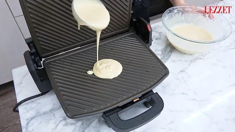 Sandwich Maker Waffle Recipe – Easy Fruit Topping (english German PDF ...