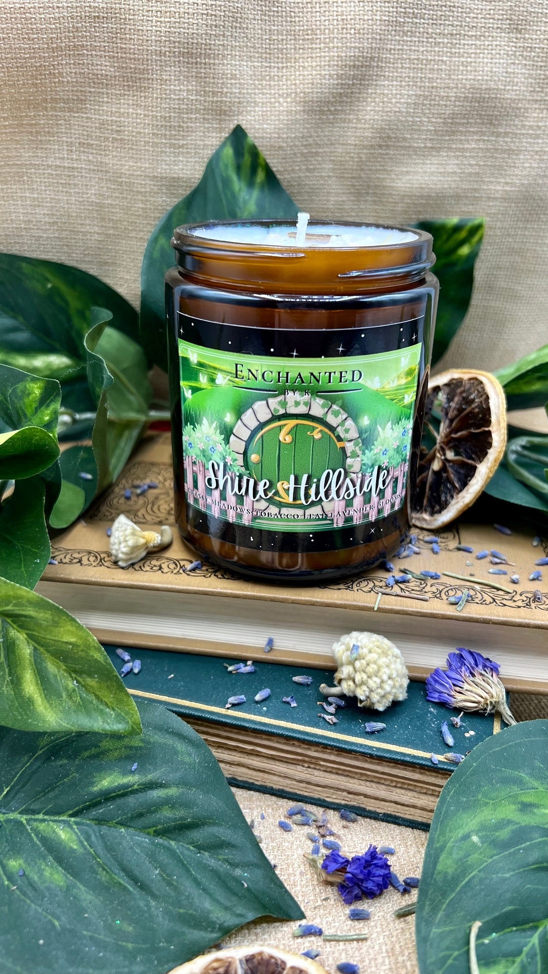 Shire Hillside Candle | Grassy Meadows, Tobacco Leaf, & Lavender Bloom ...