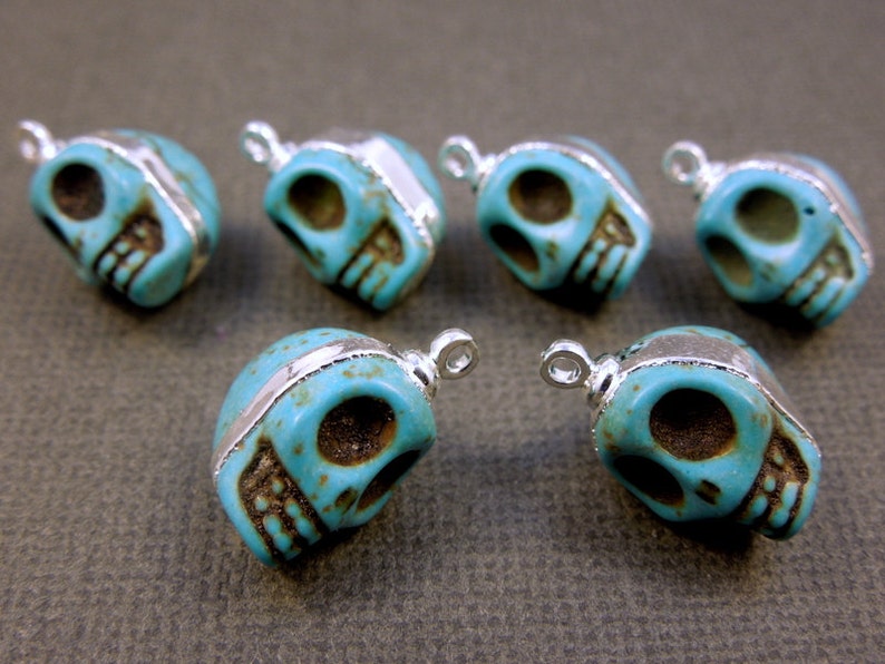 Petit Turquoise Skull Silver Edged Skull Pendant With FREE PIRATE Coin ...