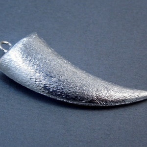Silver Tone Horn Pendant -- Brushed Silver Tone Horn Pendant (S68B5-06 ...