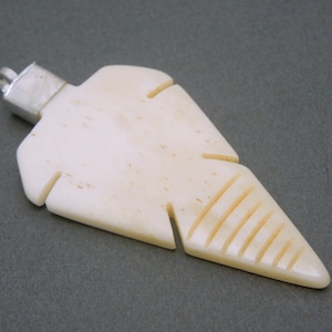 White Carved Bone Arrowhead With Silver-toned Cap and Bail - (S77B3-02 ...