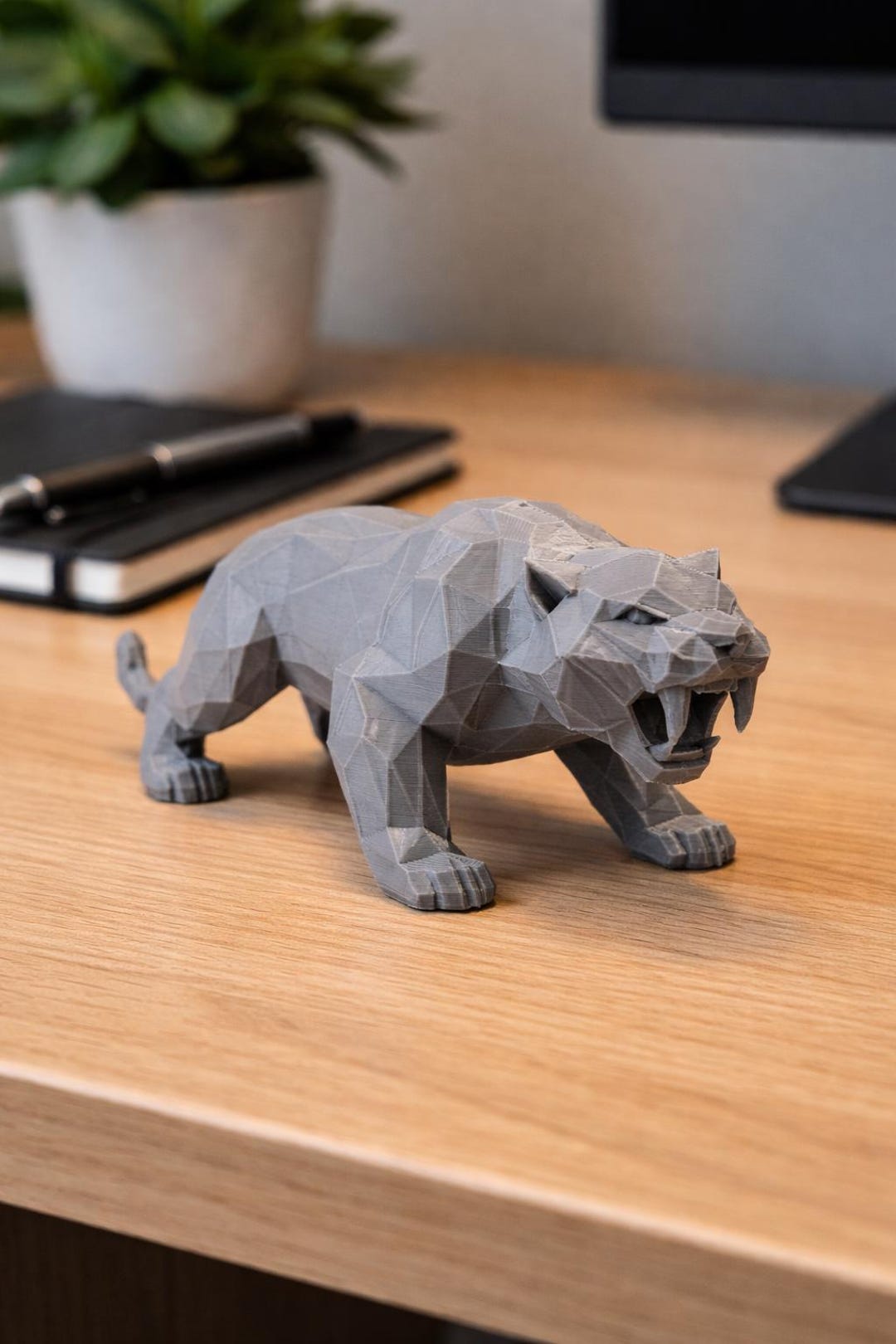 Low Poly Saber Tooth Tiger Statue – 3D Printed Desk Decor - Etsy