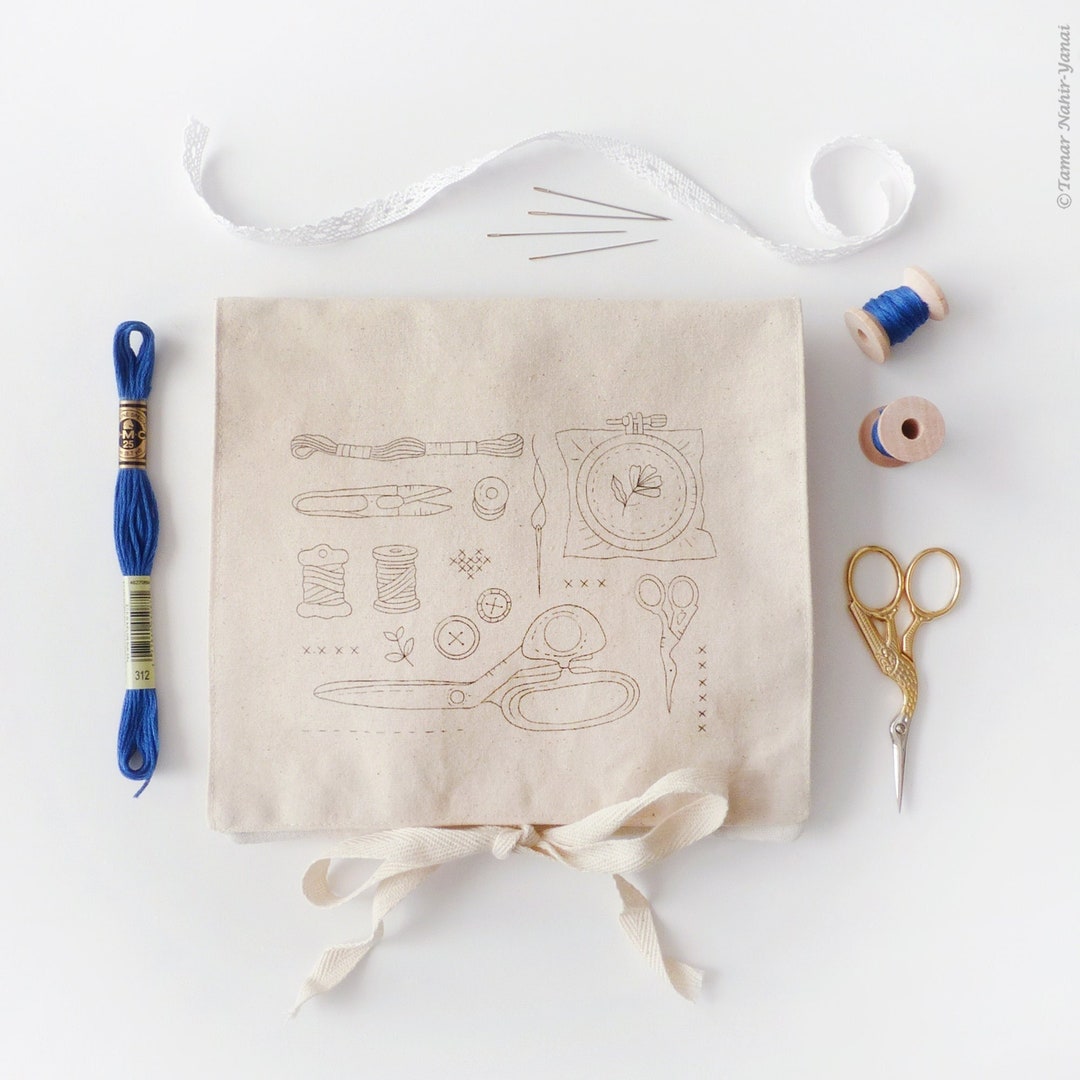 PRE-ORDER // Embroidery To-go Bag Tools and Scissors blue Thread ...