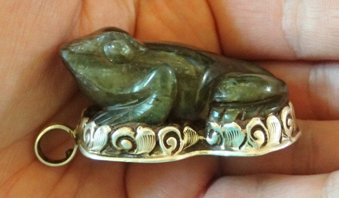 Large Frog Carved in Labradorite Mineral Sterling Silver Pendant Large ...