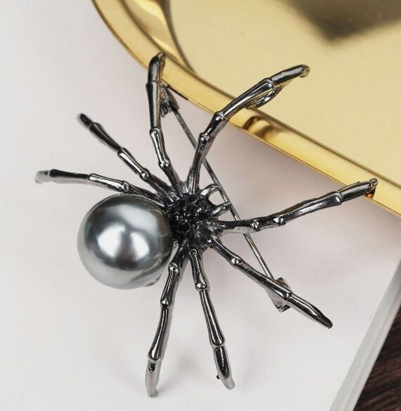 insect brooch - Gem