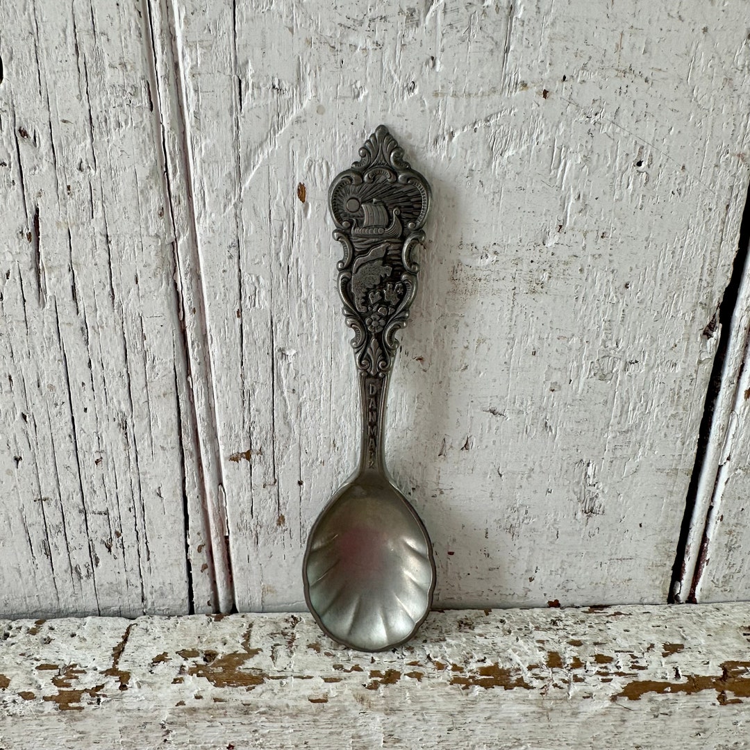 Souvenir Spoon Pewter Tinn H S Danmark Vintage Scalloped Spoon - Etsy