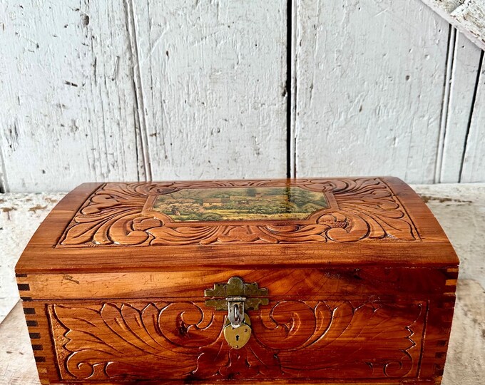 Antique Cedar Chest Small Size Vintage Dresser Top Cedar Chest Hanky ...