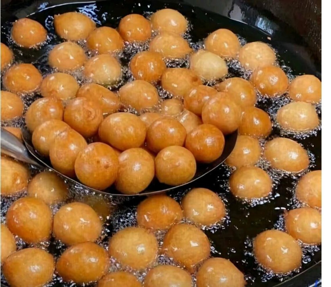 Nigerian Puff Puff | Sweet Fried African Snack | Homemade Dough Balls ...