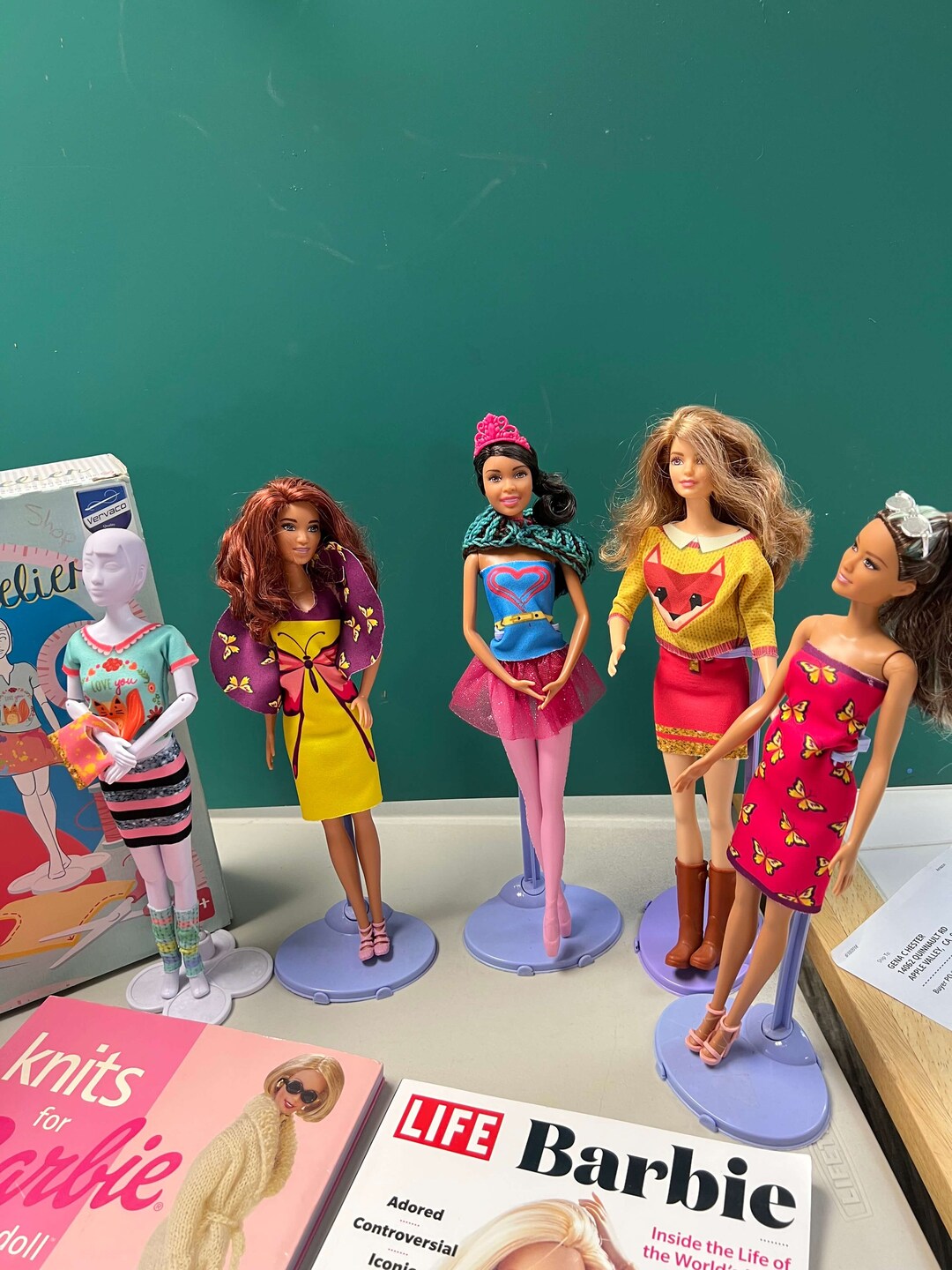 DIY Barbie Fashion Set With Barbie Dolls, Stands, Sew and Knit Your Own ...